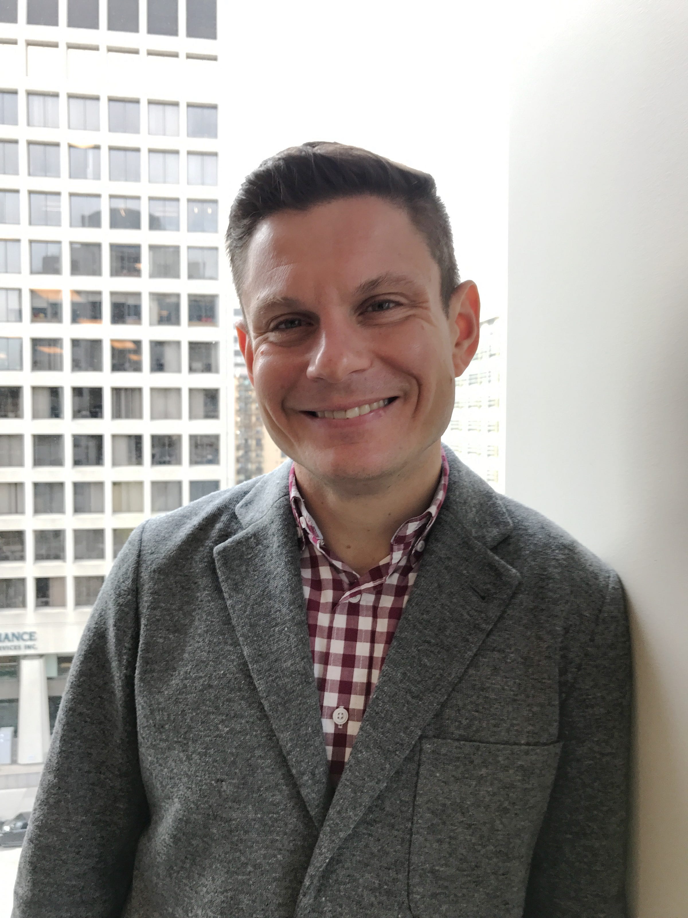 Lee Hewitt – Medium
