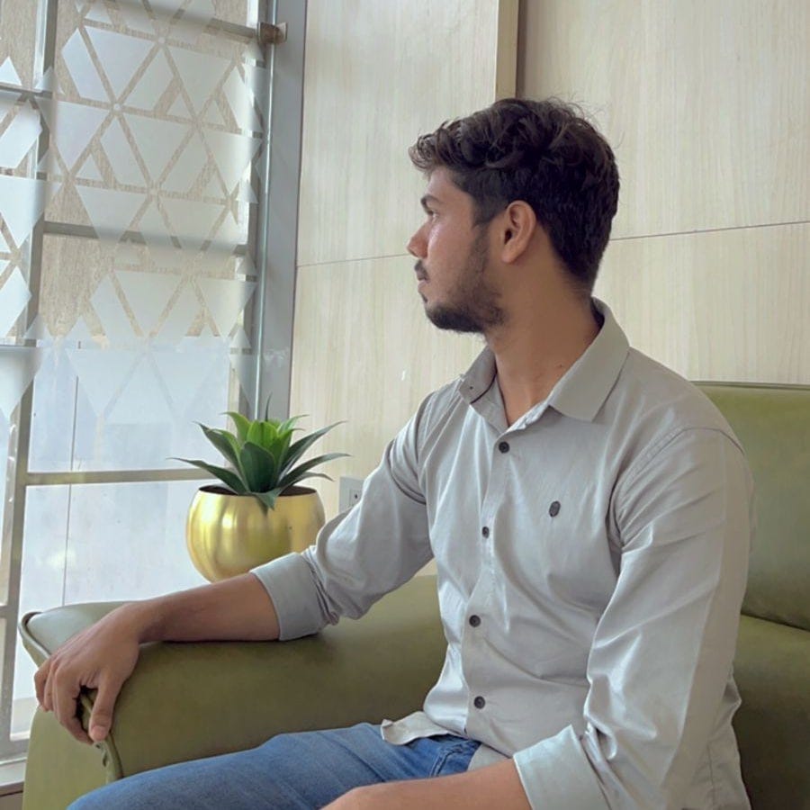 Drx Priyanshu Dewangan – Medium