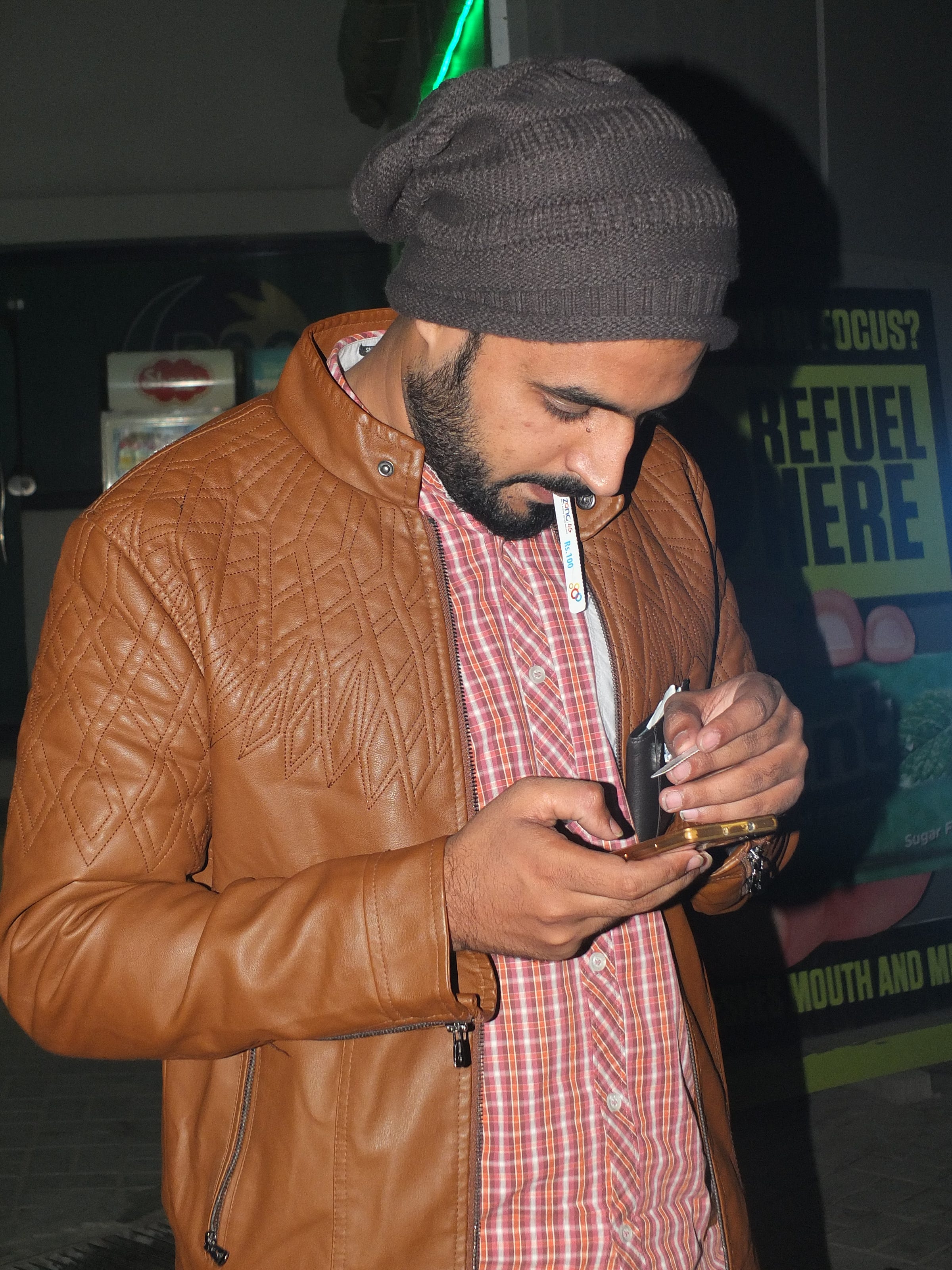 Anees Ayub – Medium