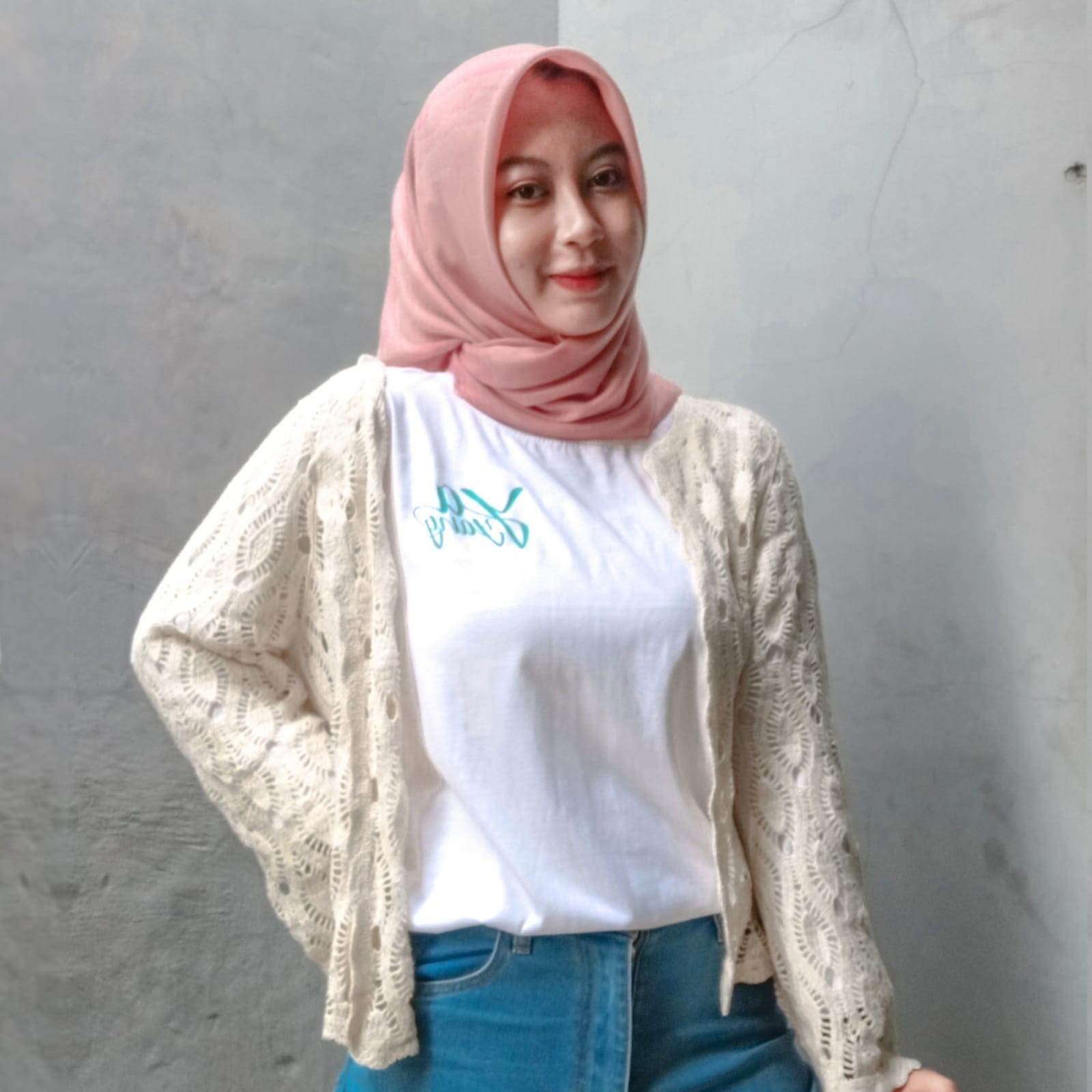 Yayang Sri Muhardini – Medium