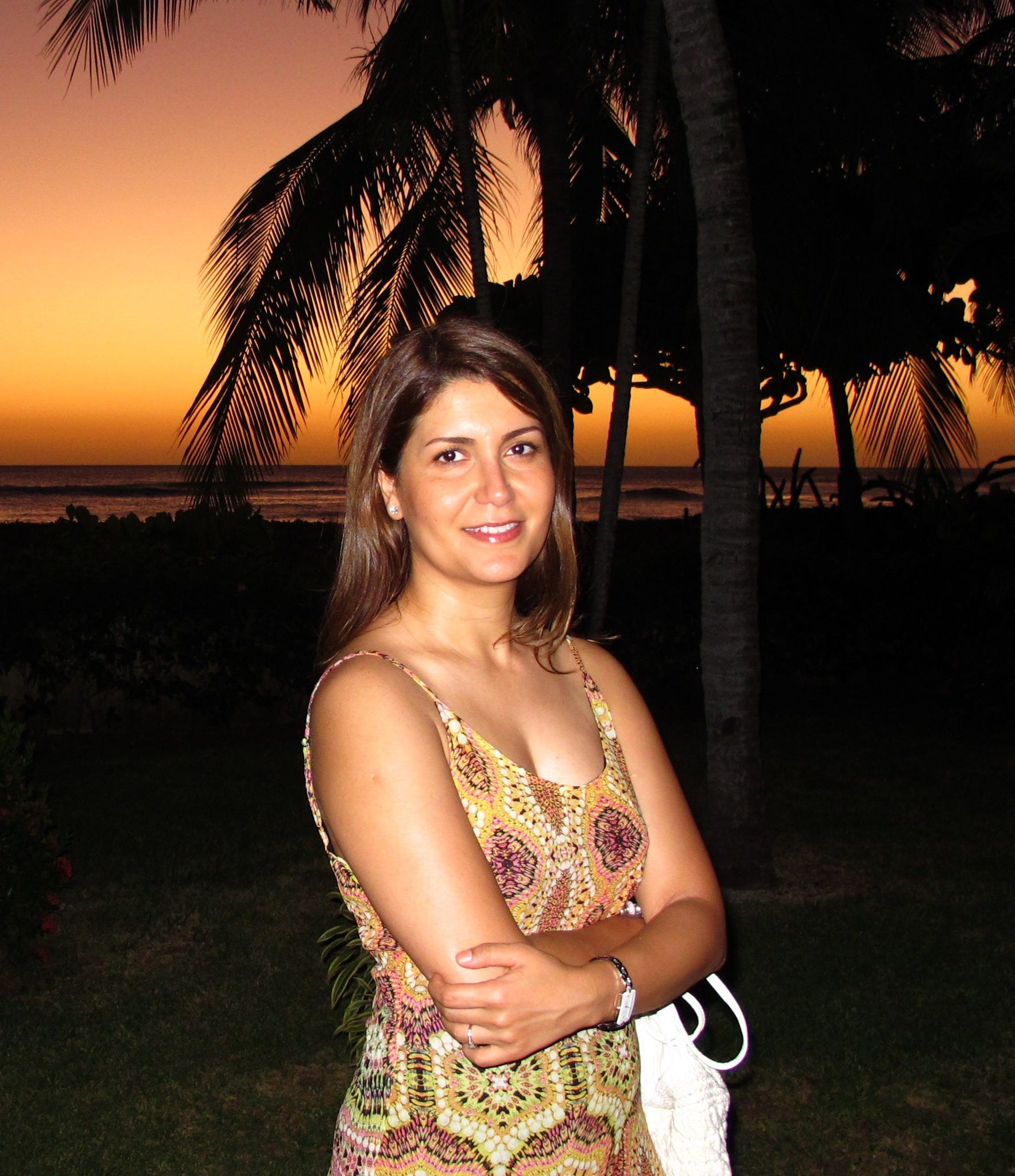 Bita Daemi – Medium