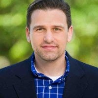 Aaron Hassen – Medium