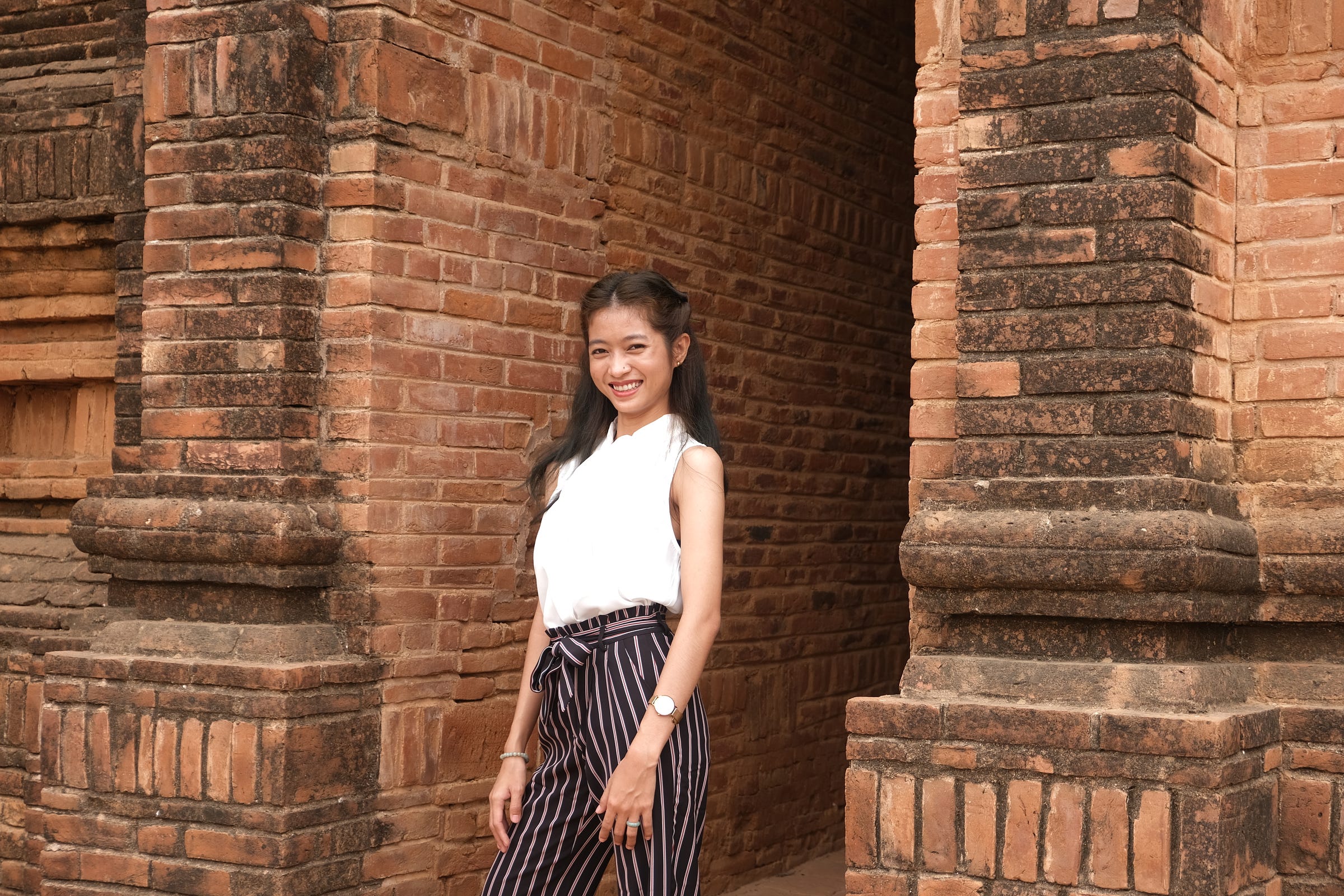 Khin Su Mon – Medium