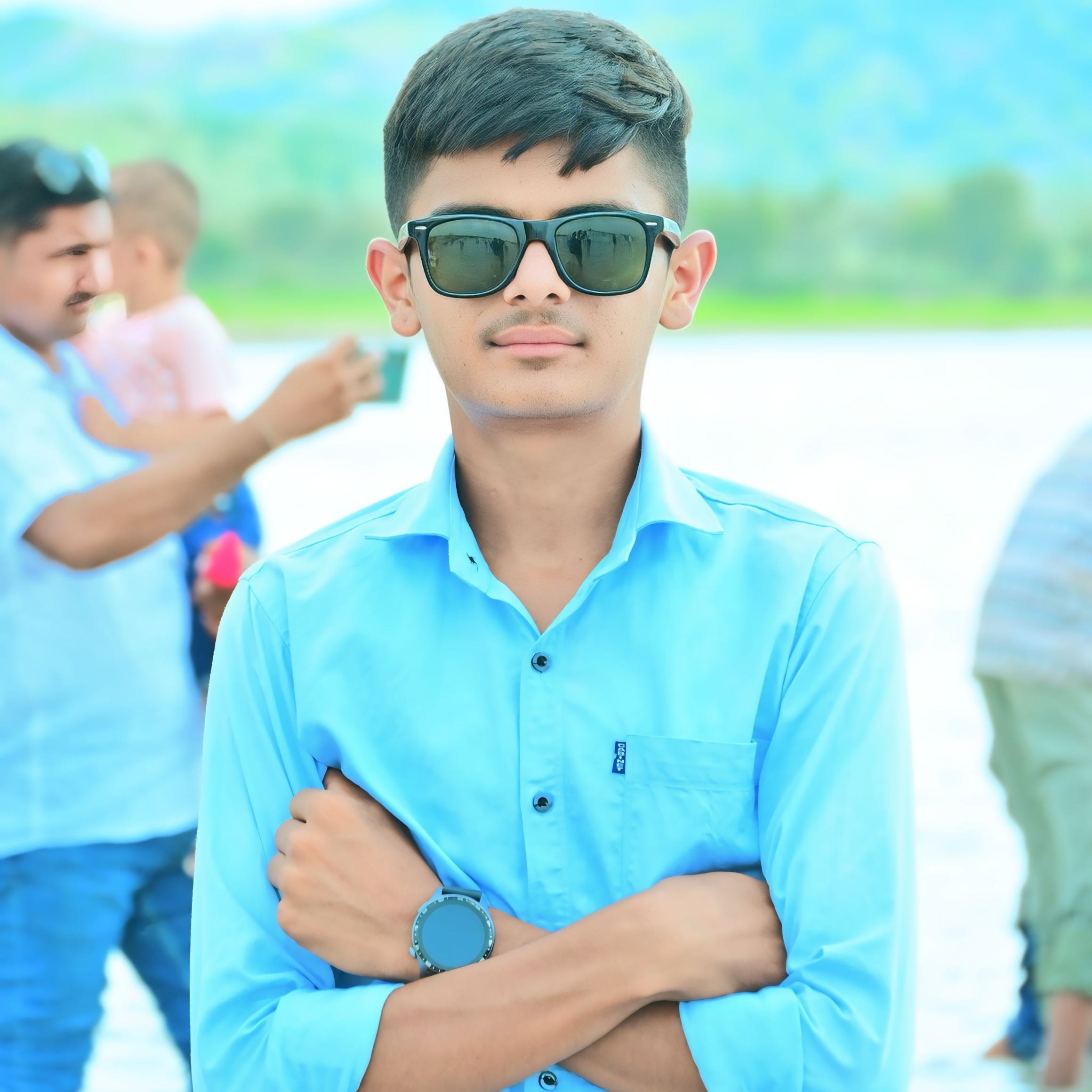 Pawan Kukna – Medium