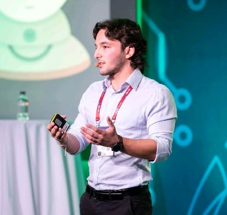 Andrew Cachia – Medium