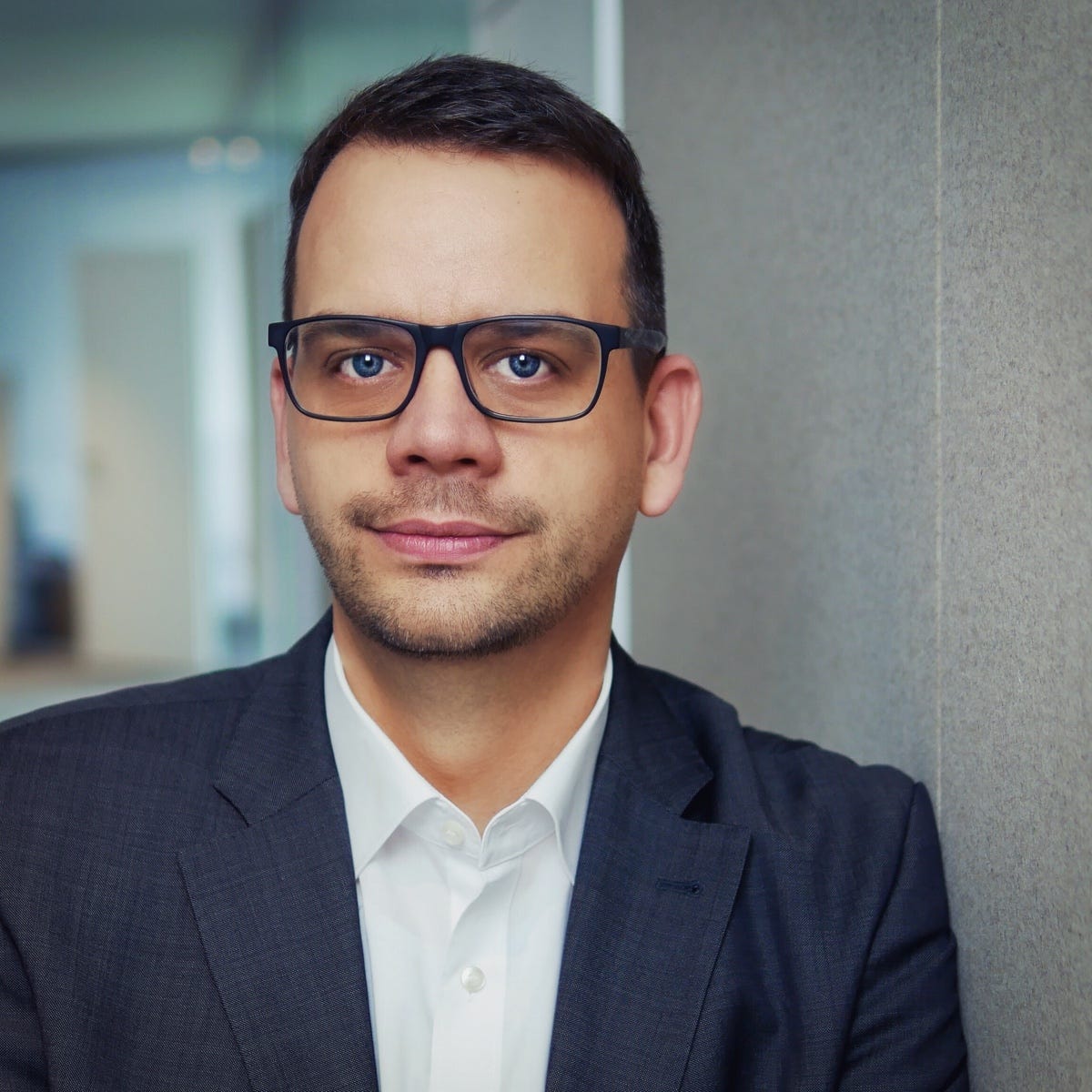 Sascha Loeffler – Medium