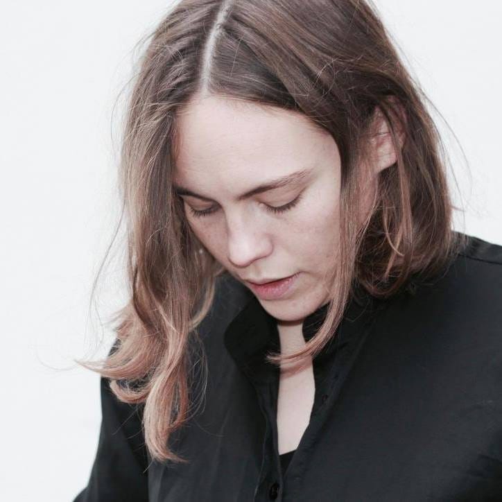 Luna Svarrer – Medium