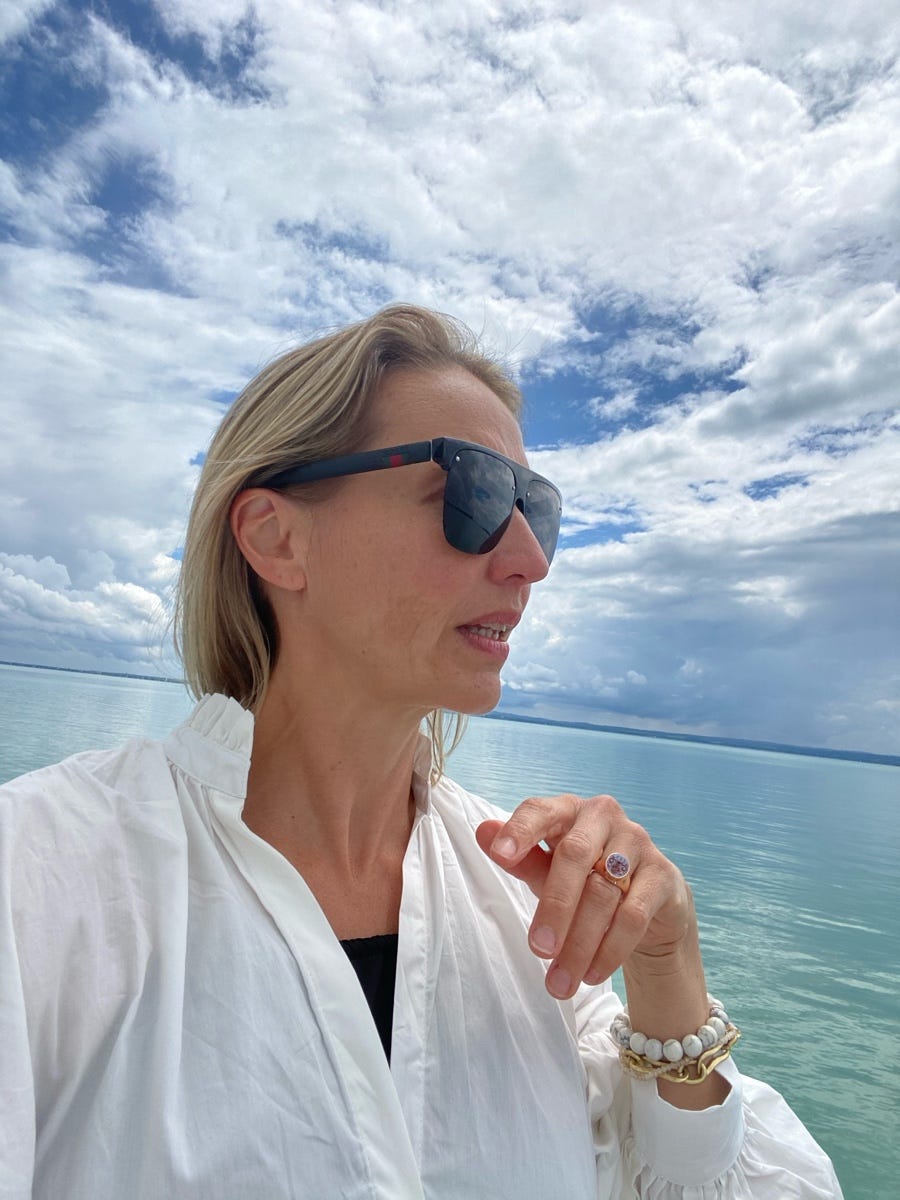 Beata Ujvari – Medium