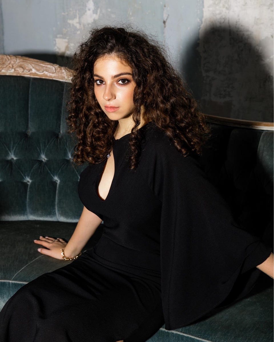 Viktoria Ripa – Medium