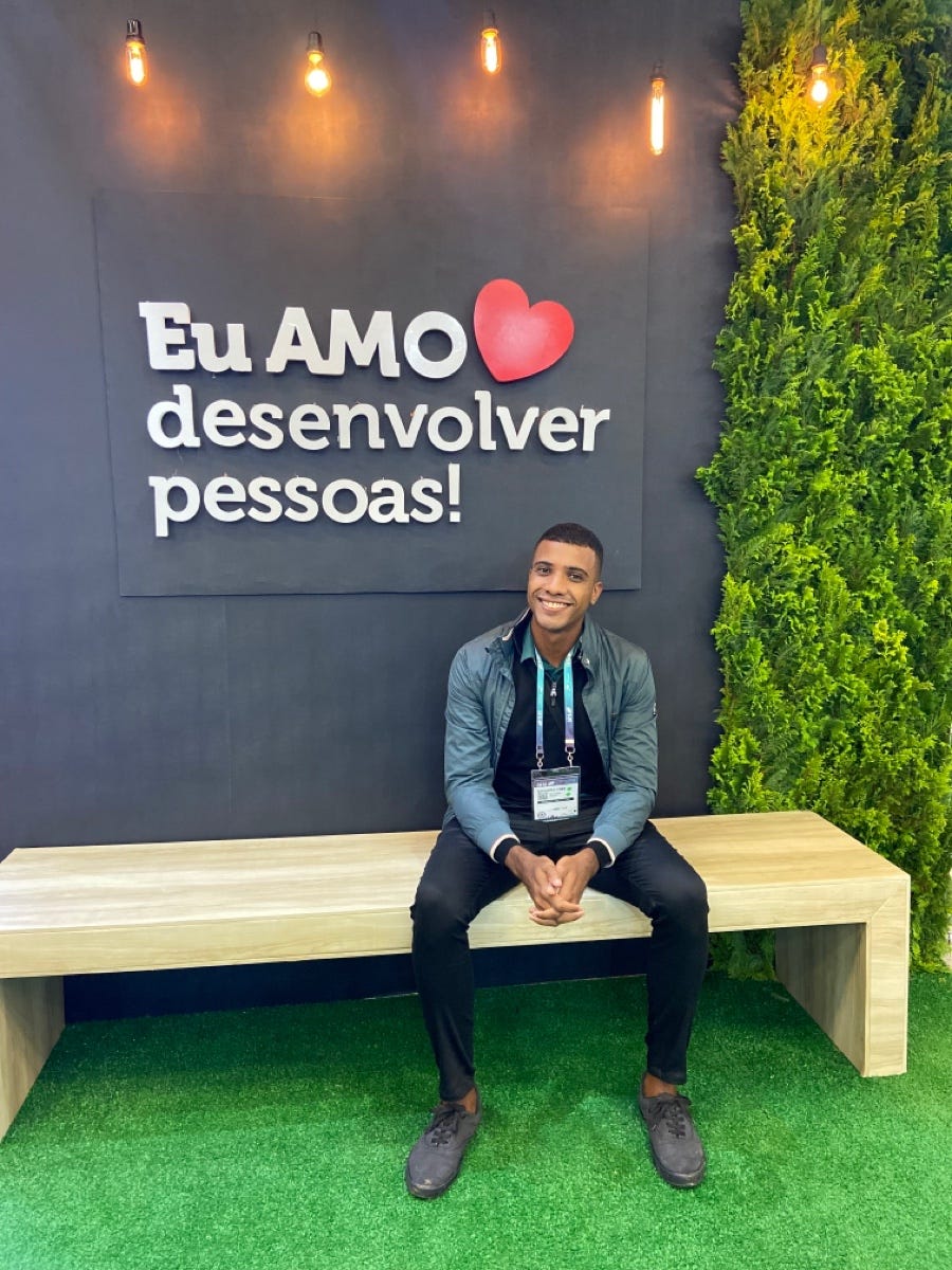 Maxwell Lima – Medium