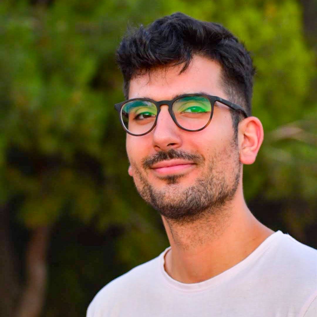 Nick Mastis – Medium