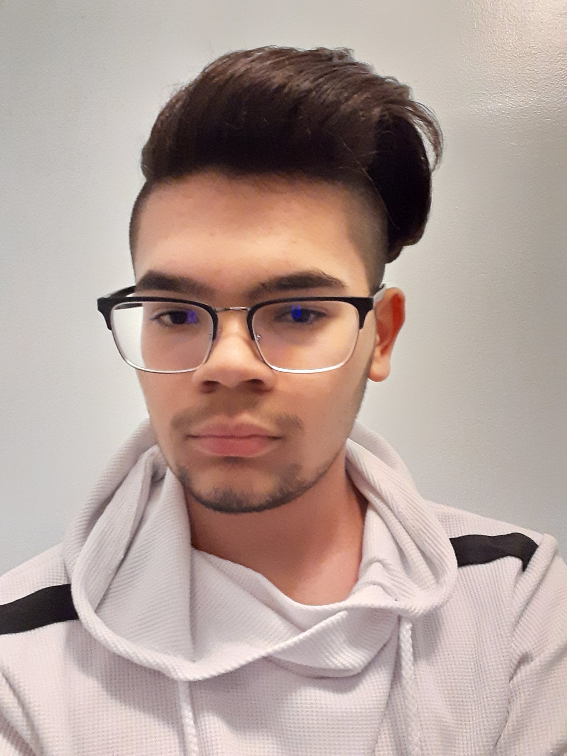Aaron August – Medium