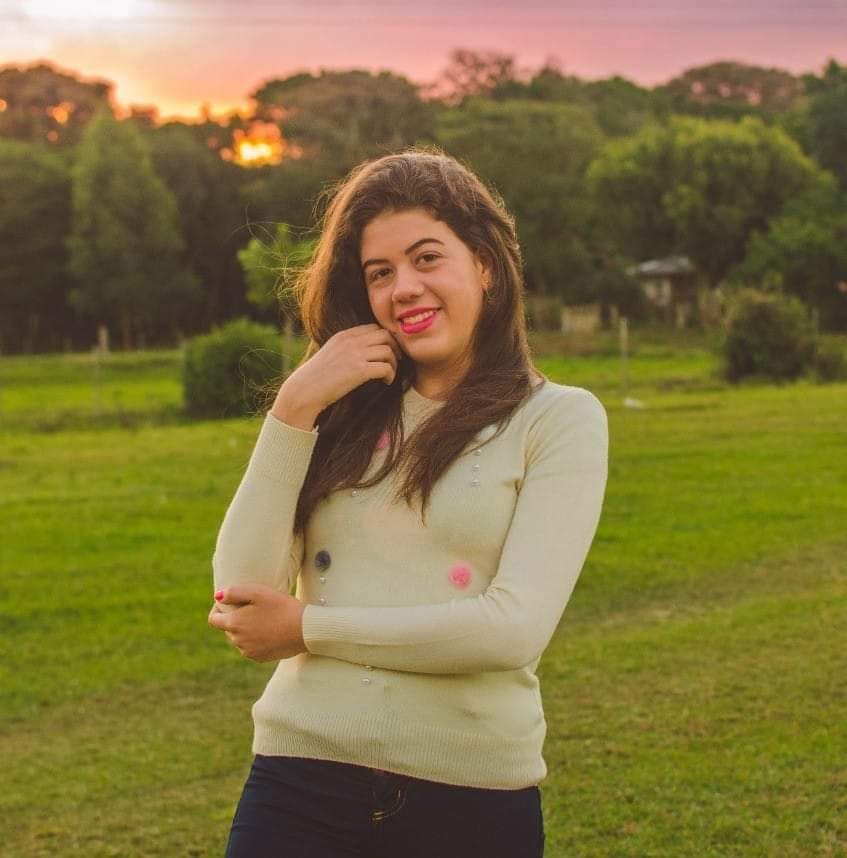 Amanda da Silveira Ferrari – Medium