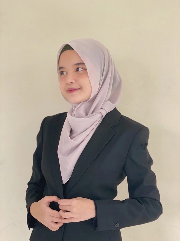 Fayza Lugina – Medium