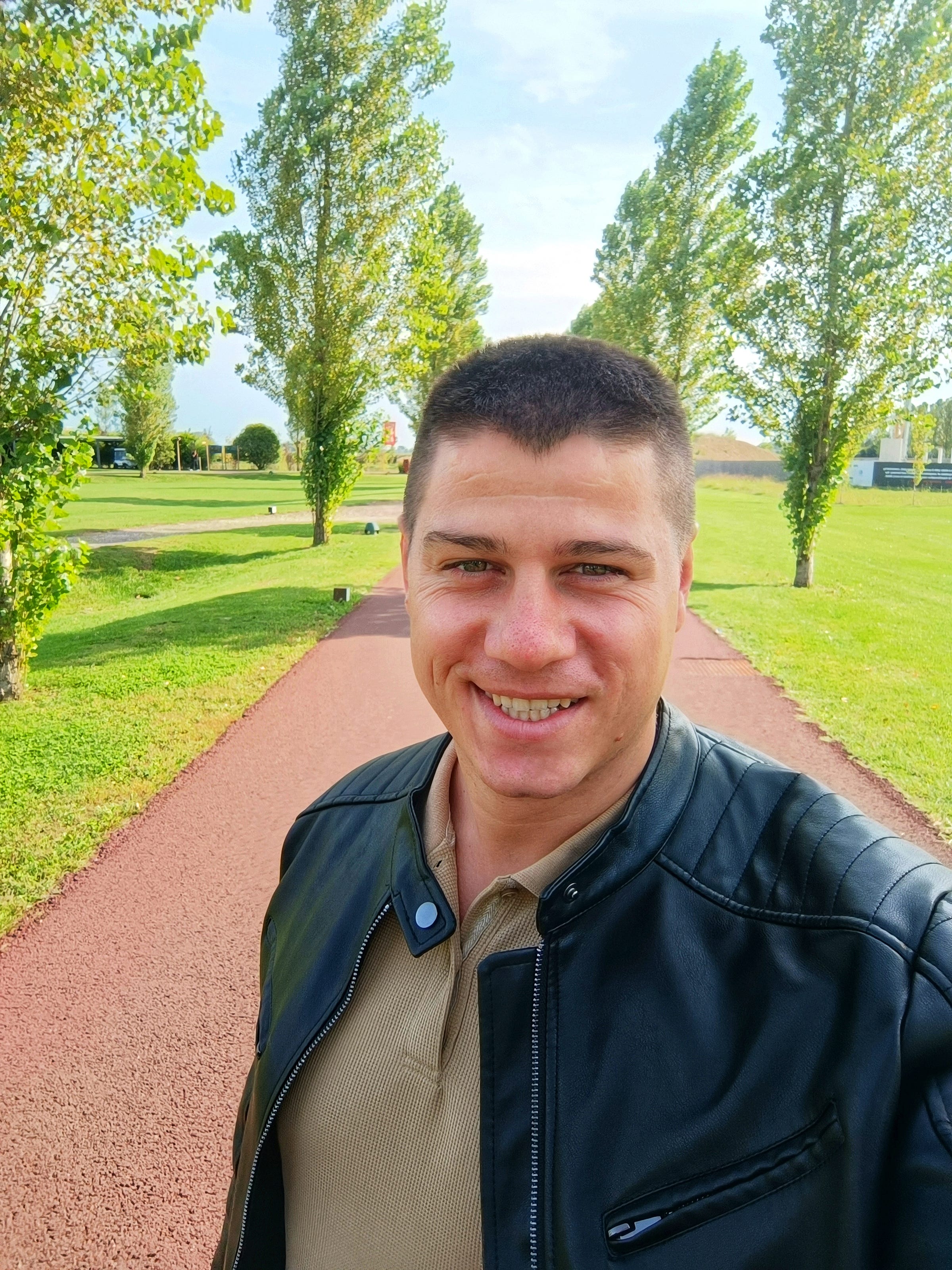 Kristiyan Velkov – Medium
