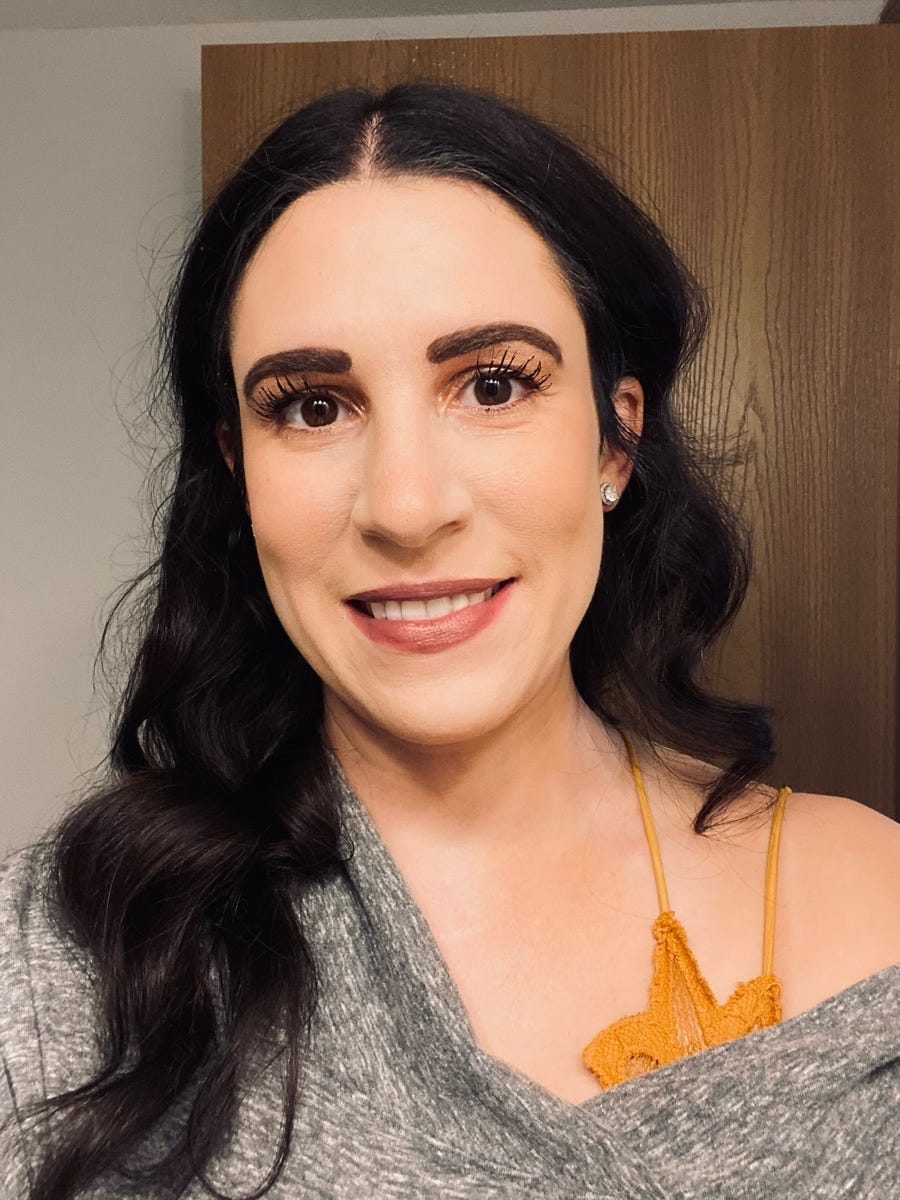 Tania Decker – Medium