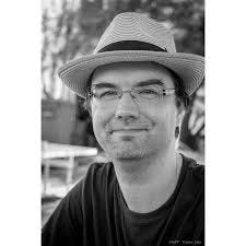 Daniel Lindenberger – Medium
