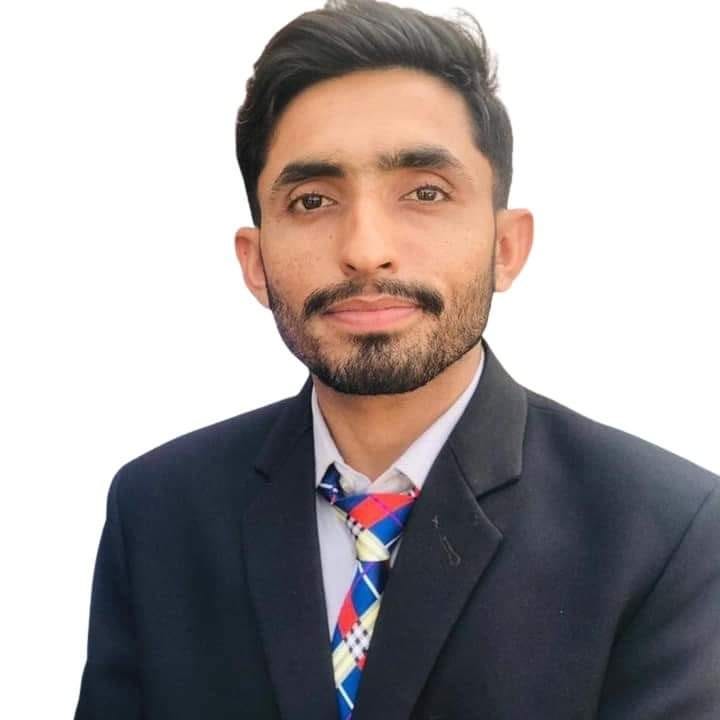 Kousar Raza – Medium