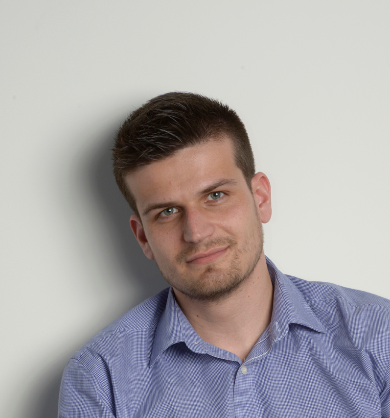 Tibor Molnár – Medium