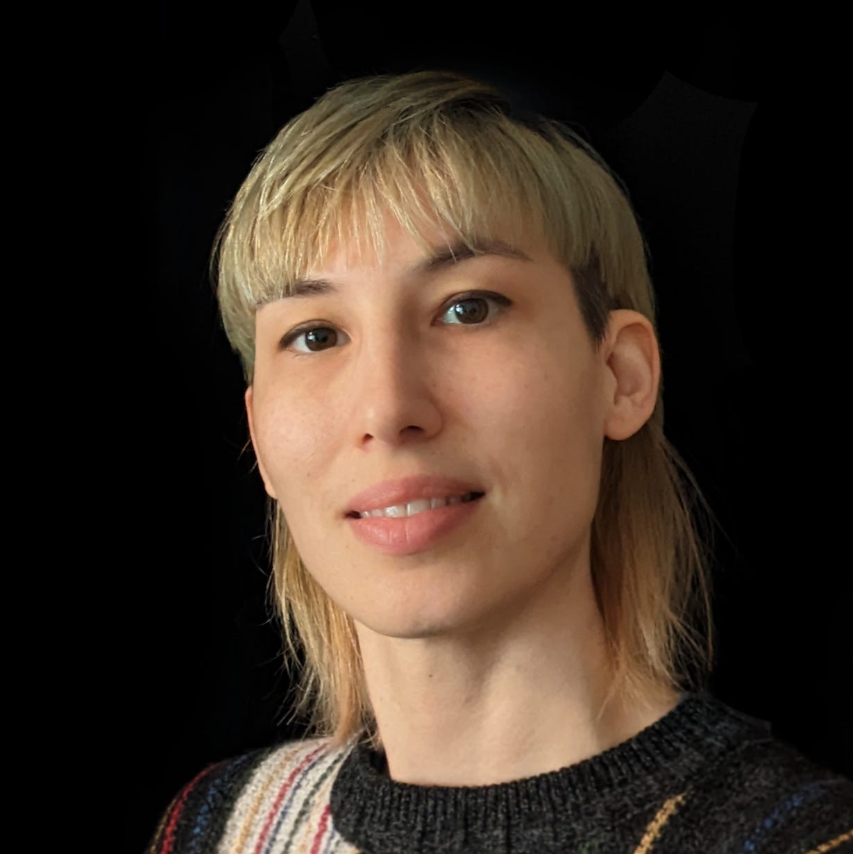 Sibel Nalop – Medium