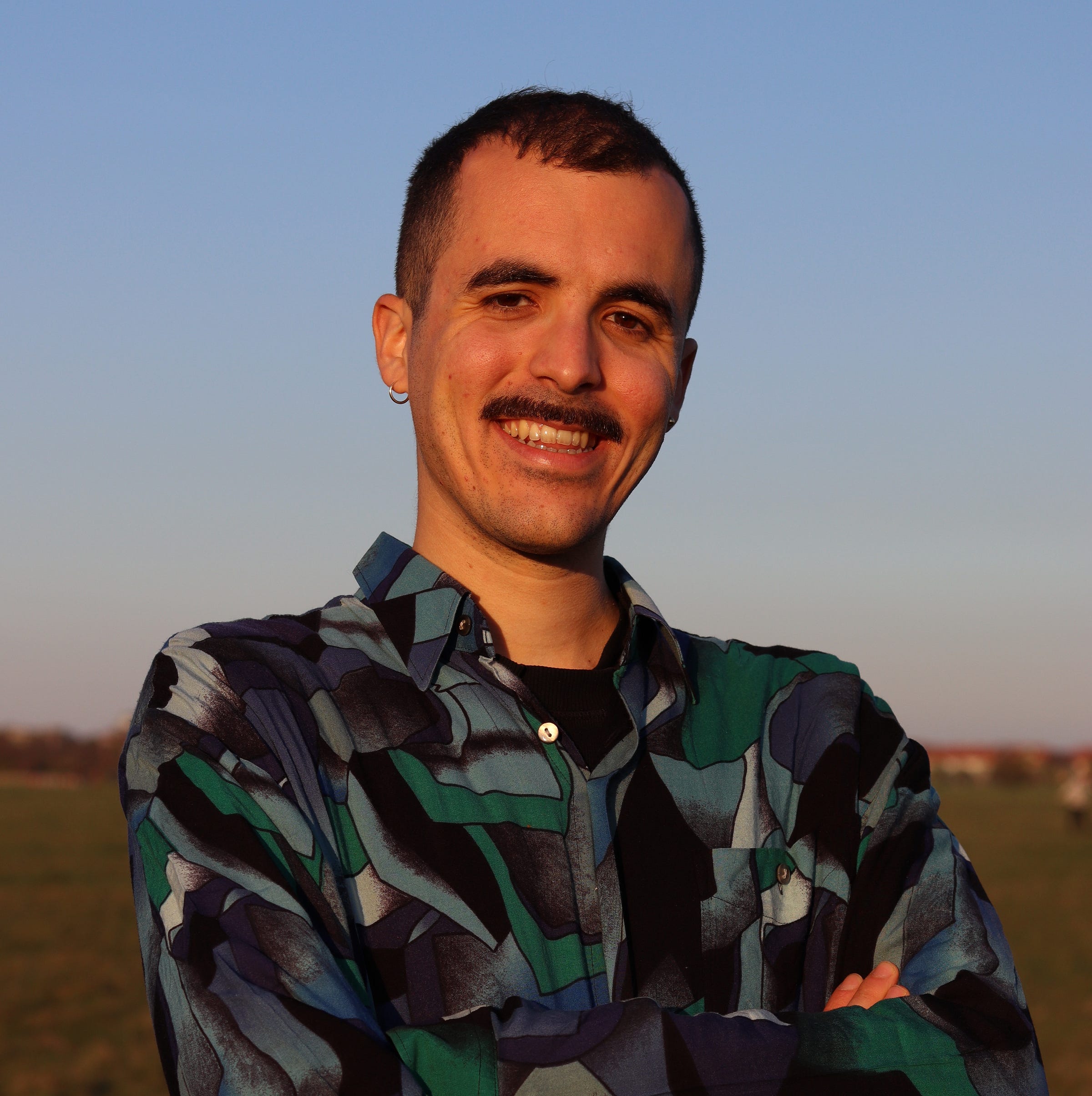 Alex Lorenzo – Medium