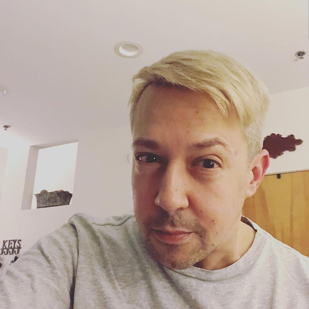Dave CARSON – Medium