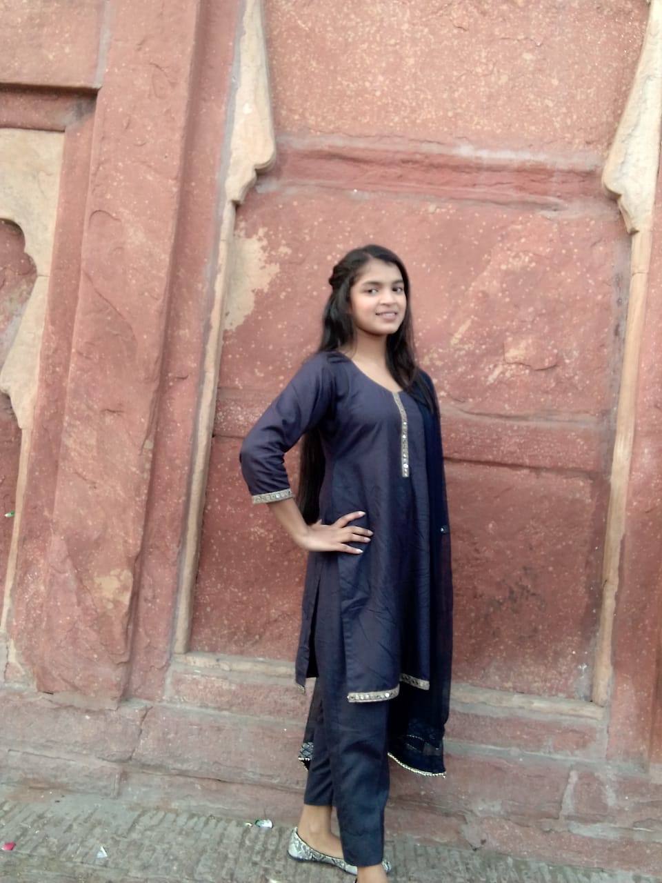 Meerab Pervaiz – Medium