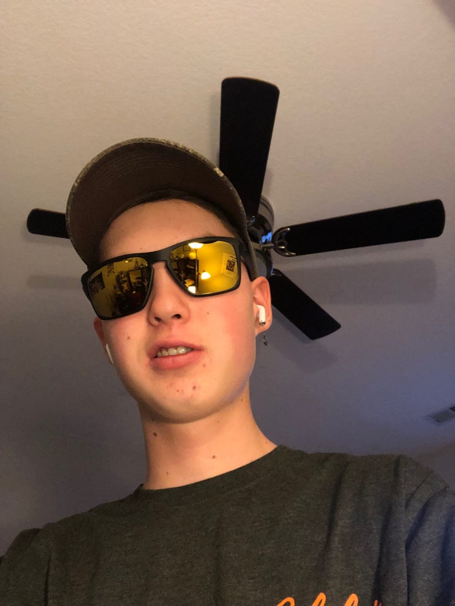 Esen Fenske – Medium