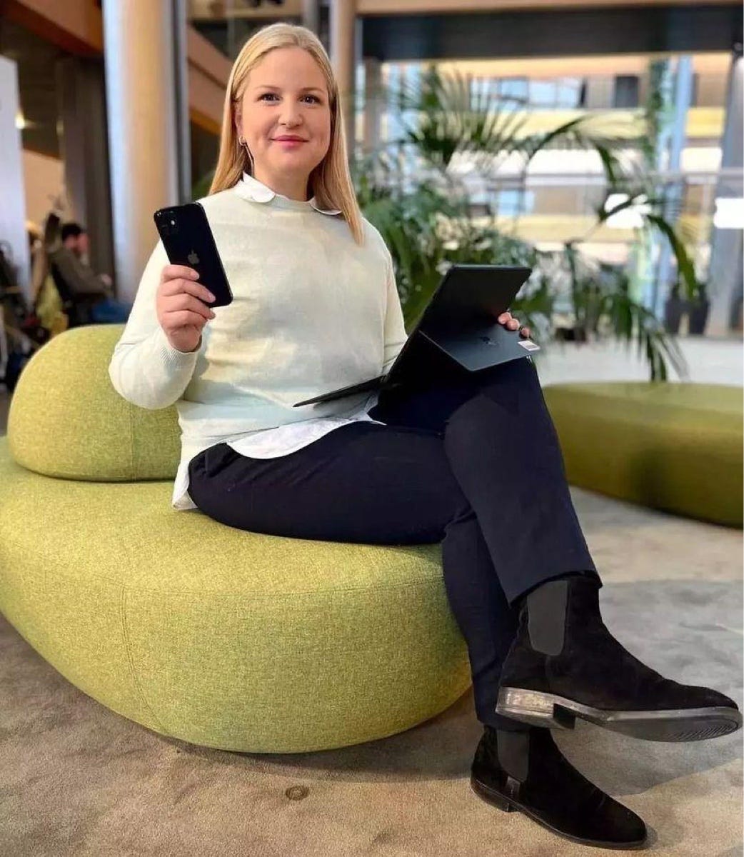 Mrs Elizabeth – Medium