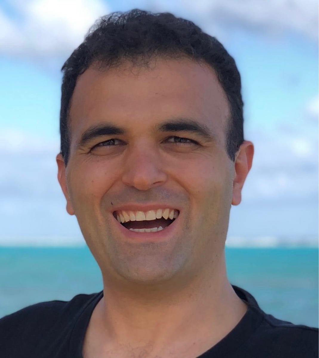 Reza Yacobi – Medium