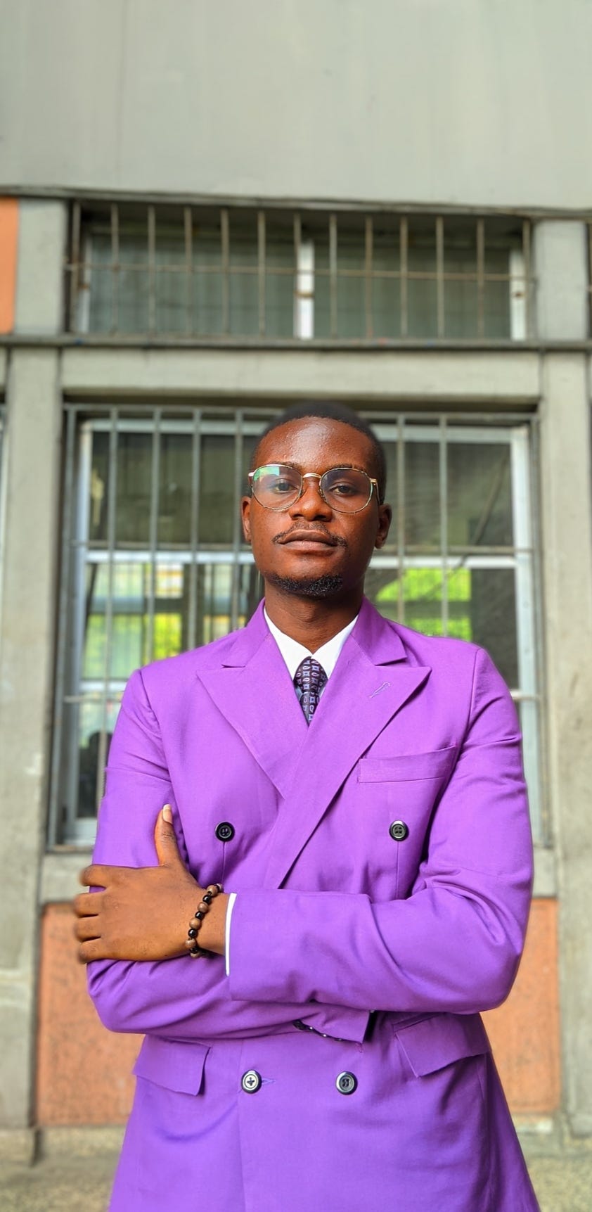Coker Izibeyaze – Medium
