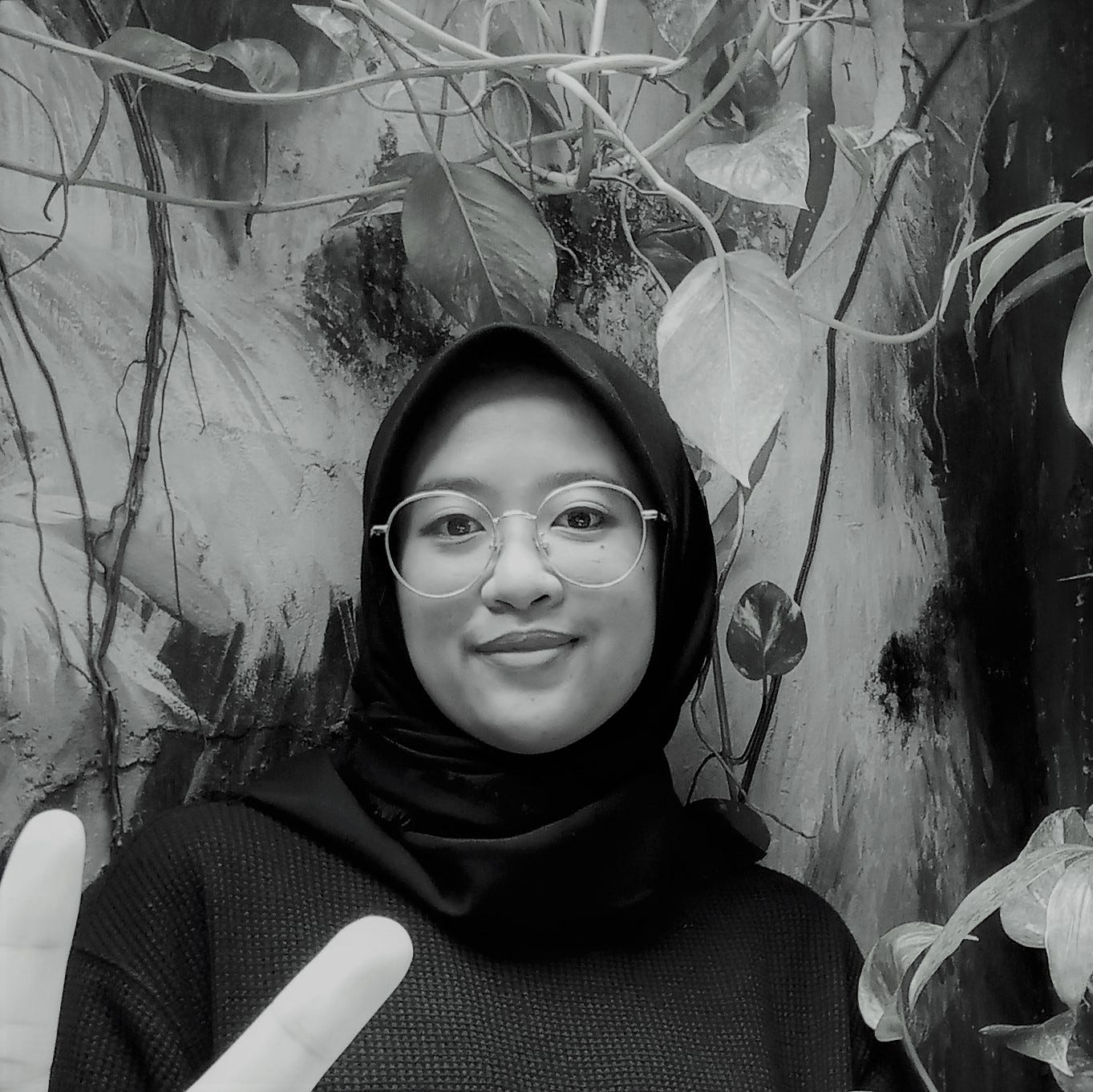 Nadya Hermia – Medium