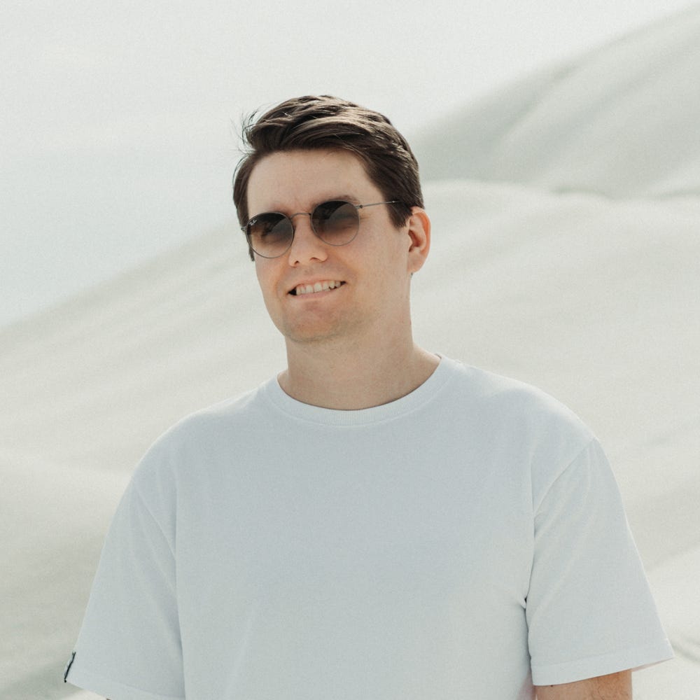 Tony Konst – Medium