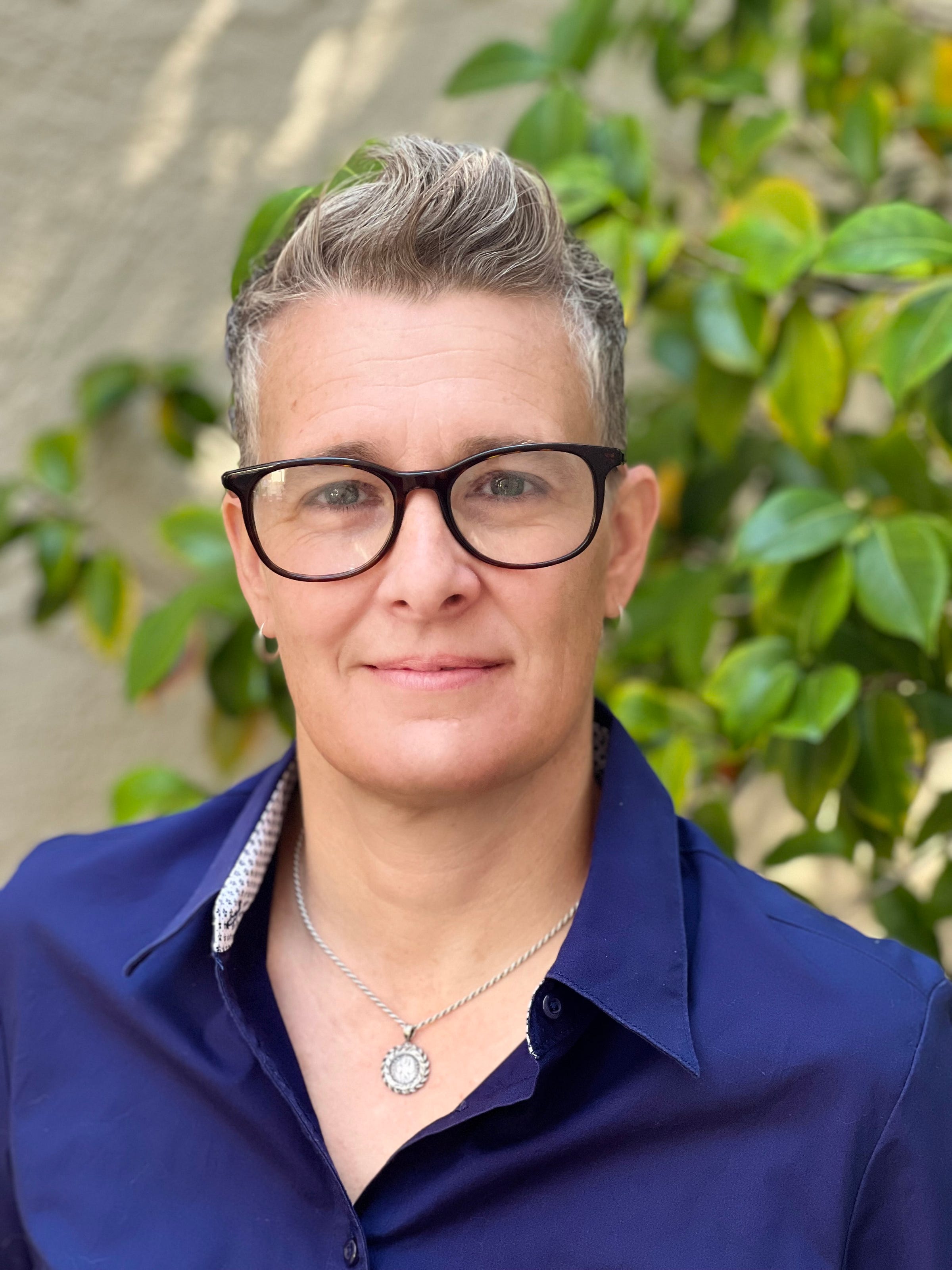 Jamie Grabert – Medium