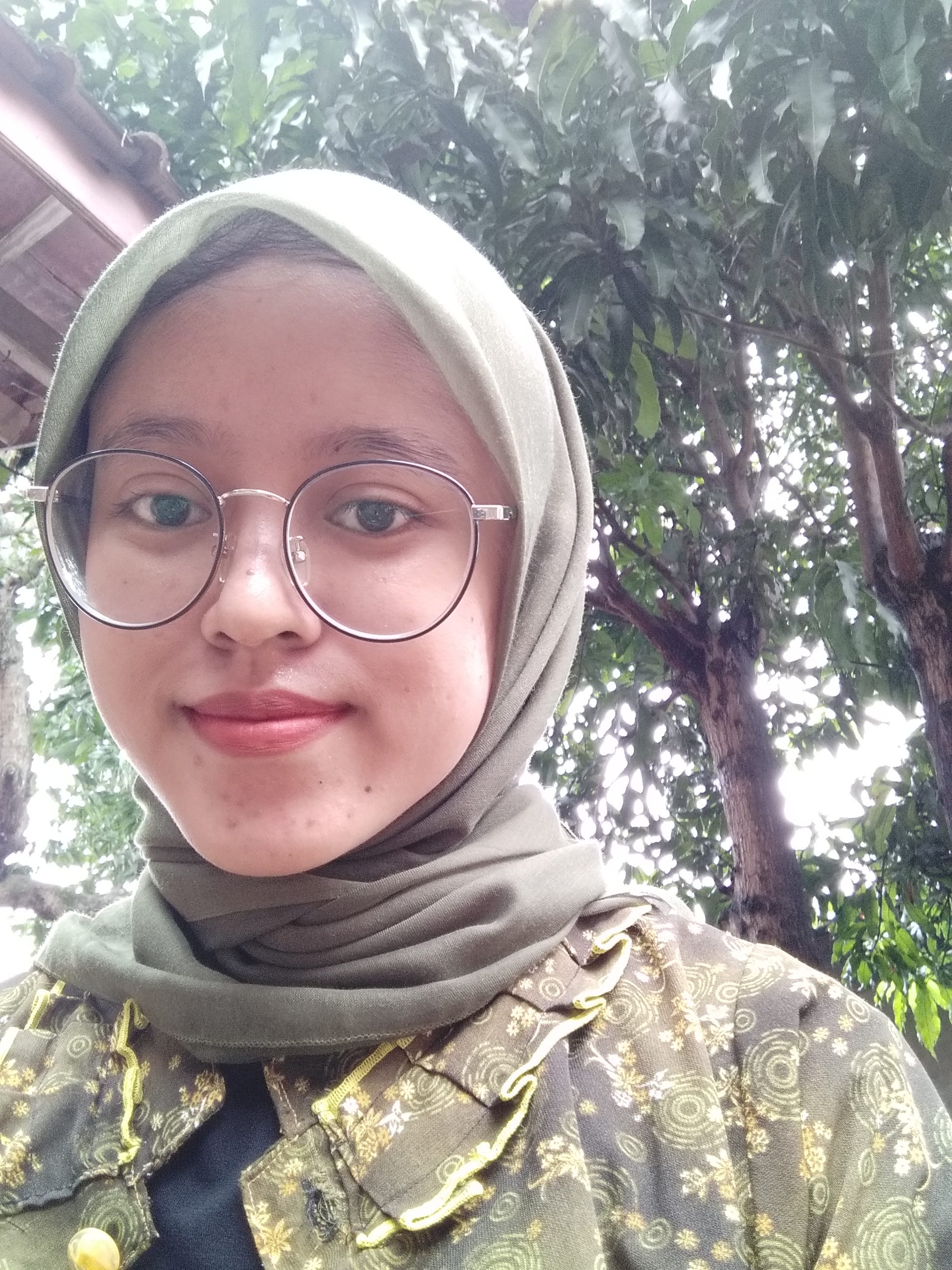 Puji Lestari – Medium