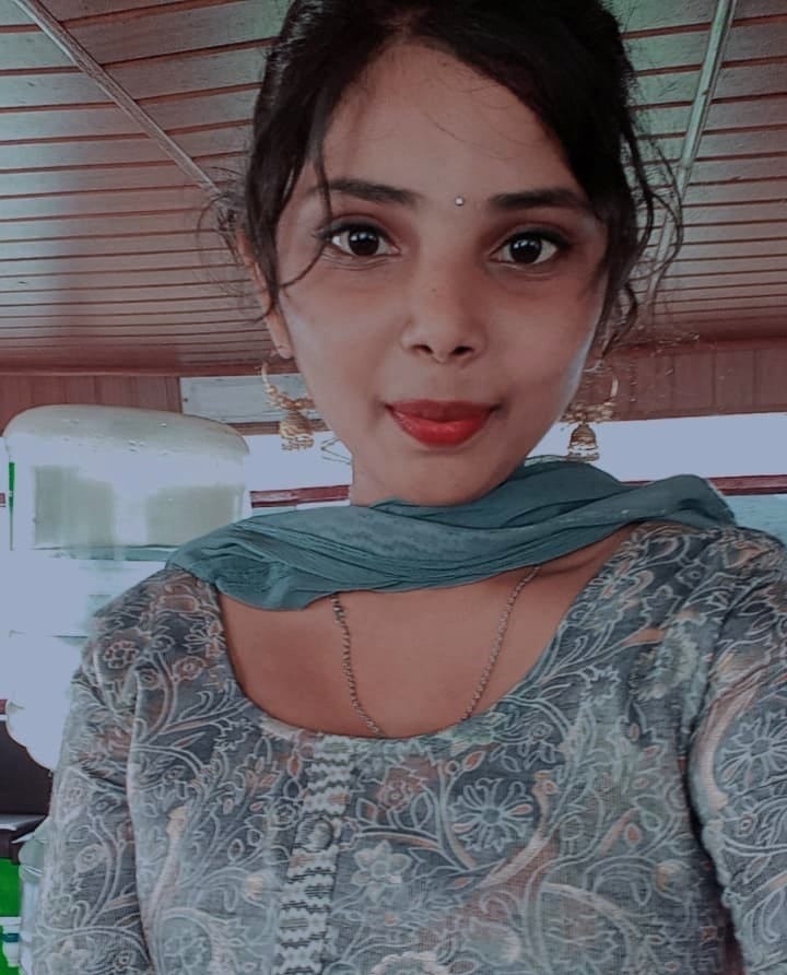 Dhivya Dharshini – Medium