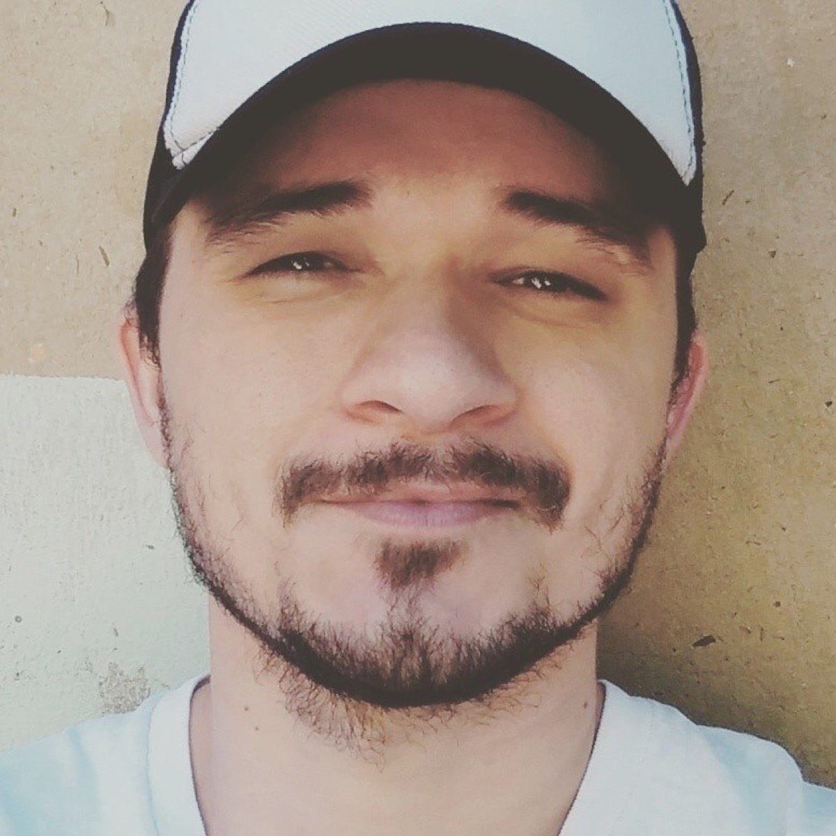 Eudes Rocha – Medium