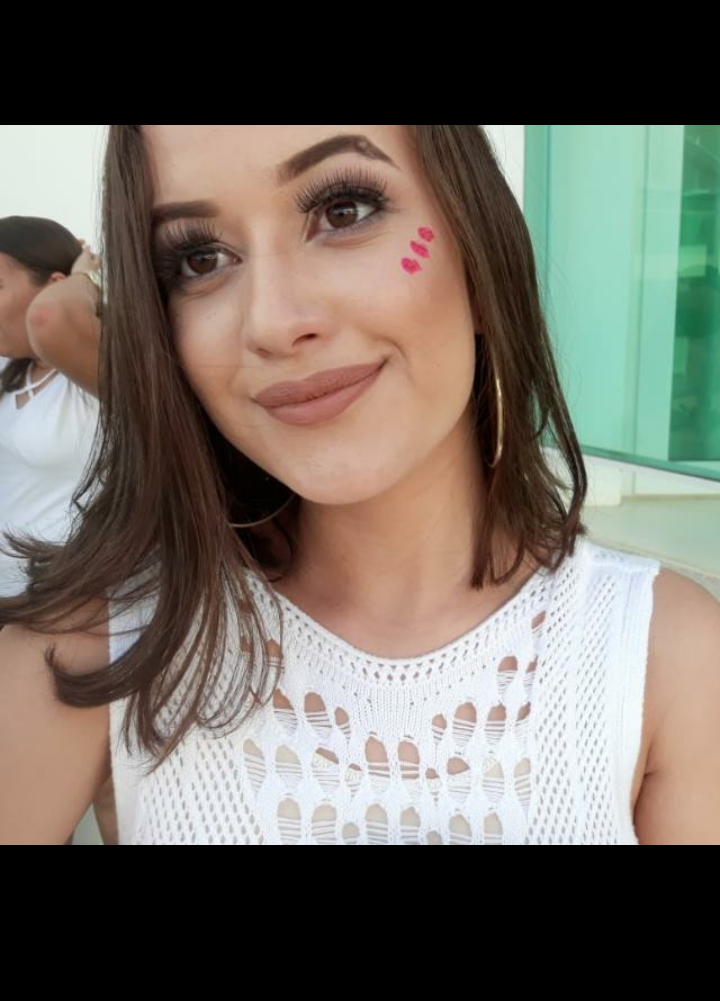 Livia Lee – Medium