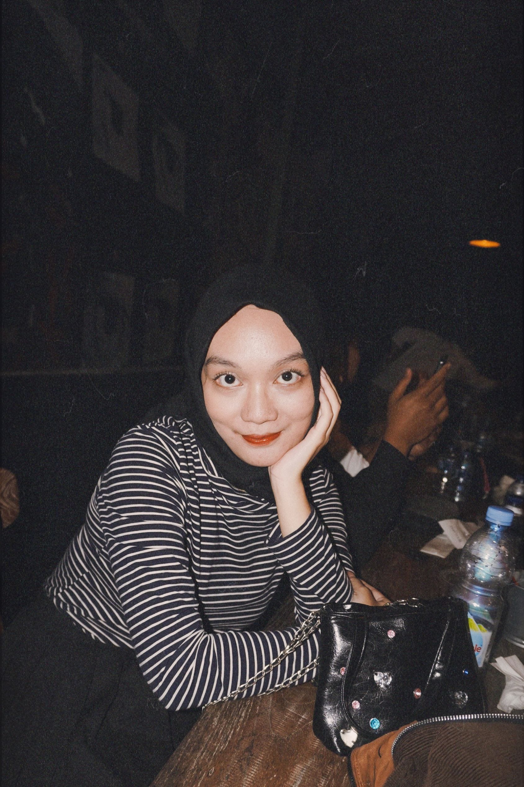 Afifa Choirunnisa – Medium