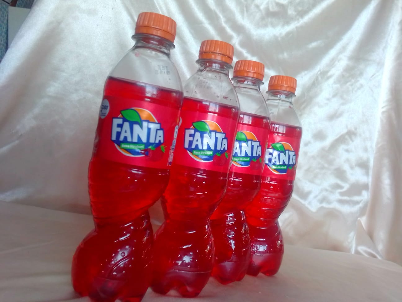 WA +62 895-4038-10650 Jual Fanta Rasa Strawberry – Medium