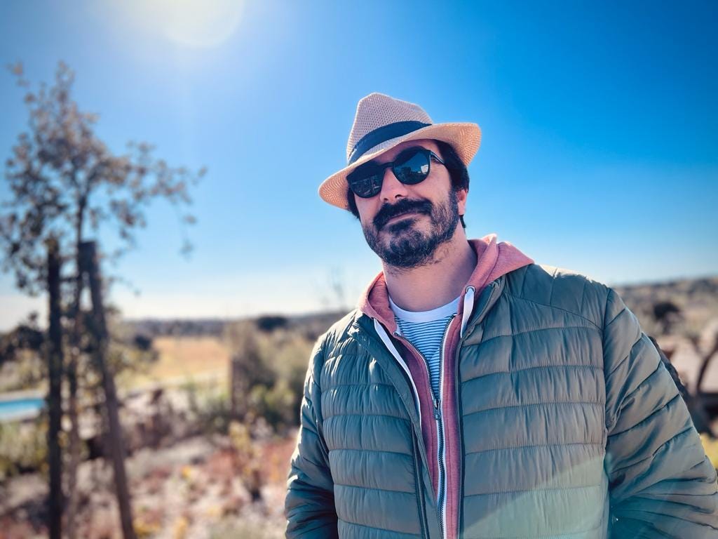 Manuel Banazol – Medium