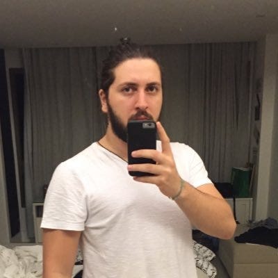 Eric Oliveira – Medium