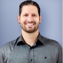 Shahar Wiener – Medium