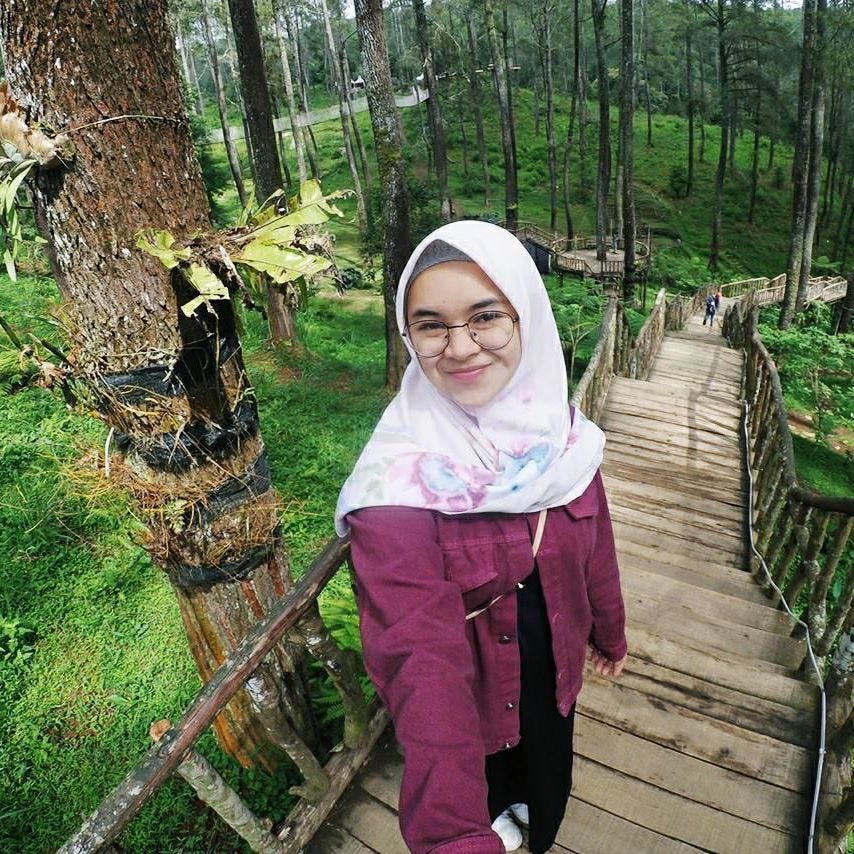 Nina Nur'aeni – Medium