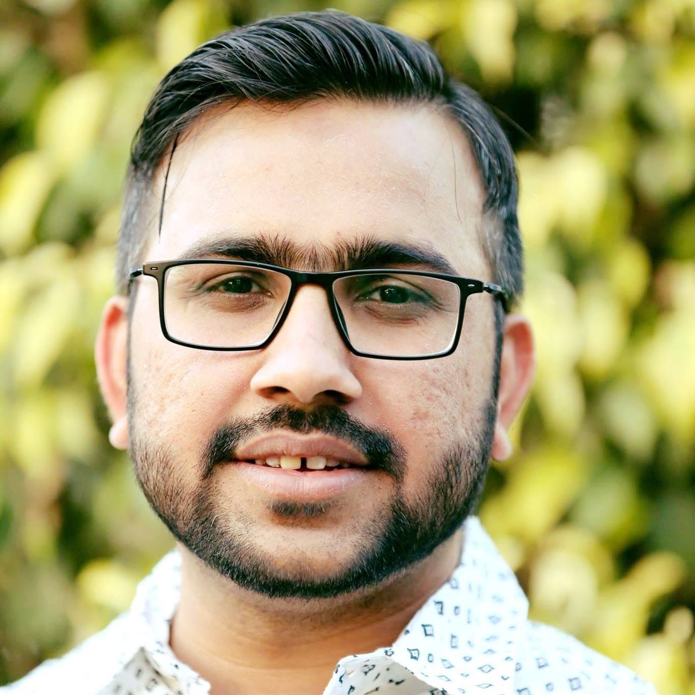 Muazzam Ali Abbas – Medium