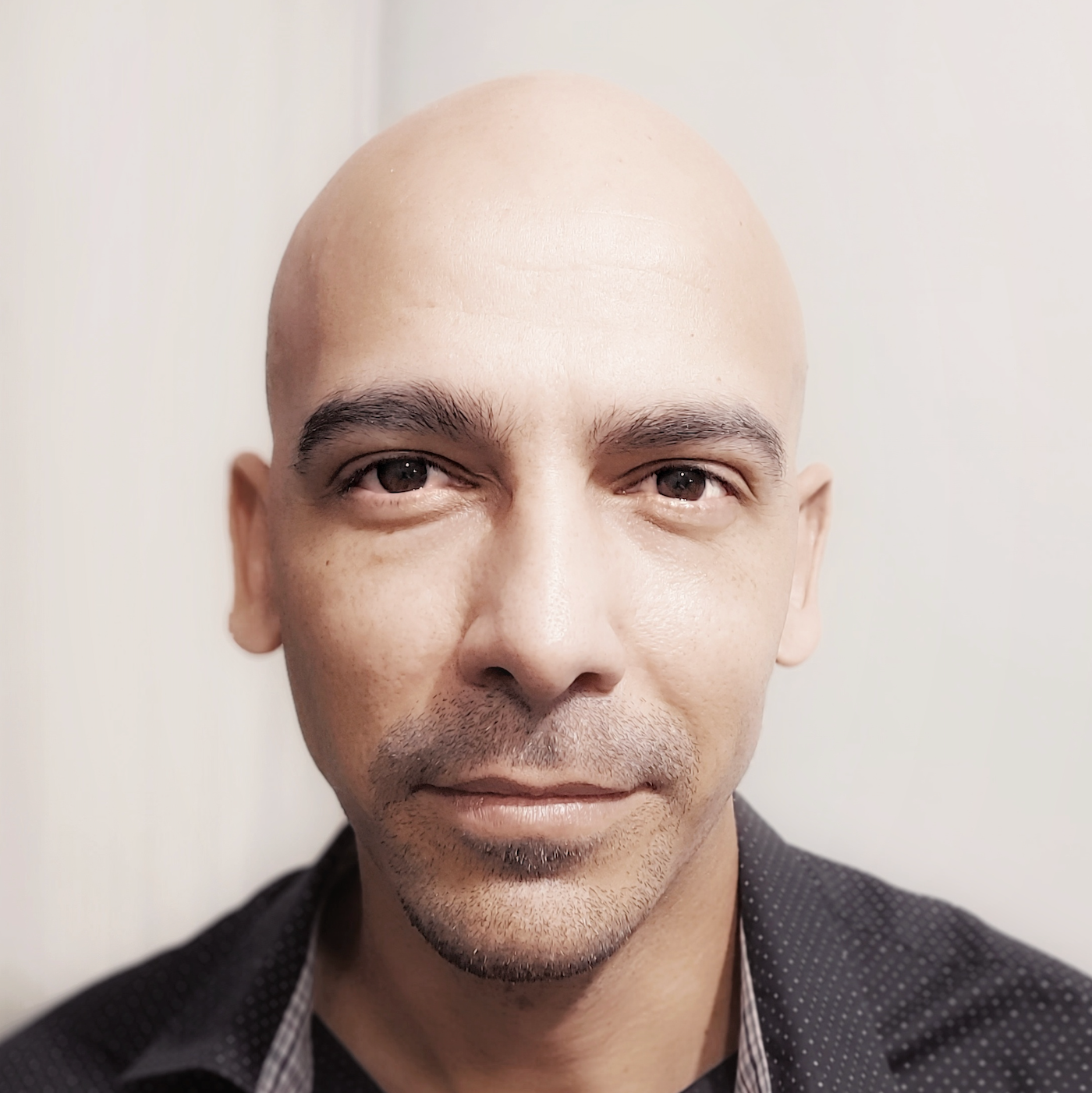 Carlos Demetrio – Medium
