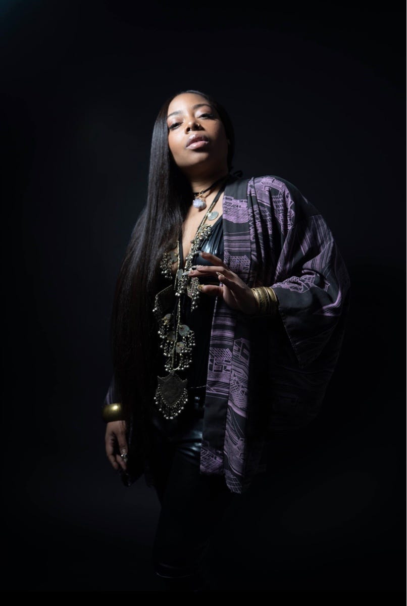 Natasha Alexander – Medium