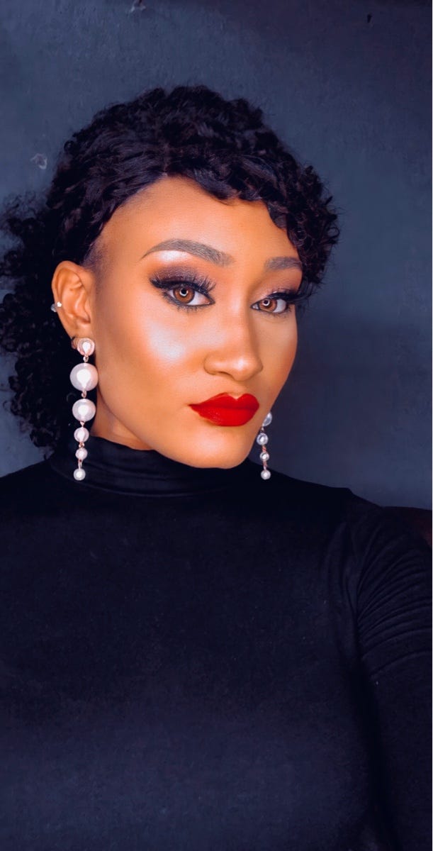 Ijé Nwokeoma – Medium