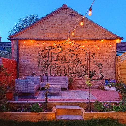 Fox Cottage Thorner – Medium