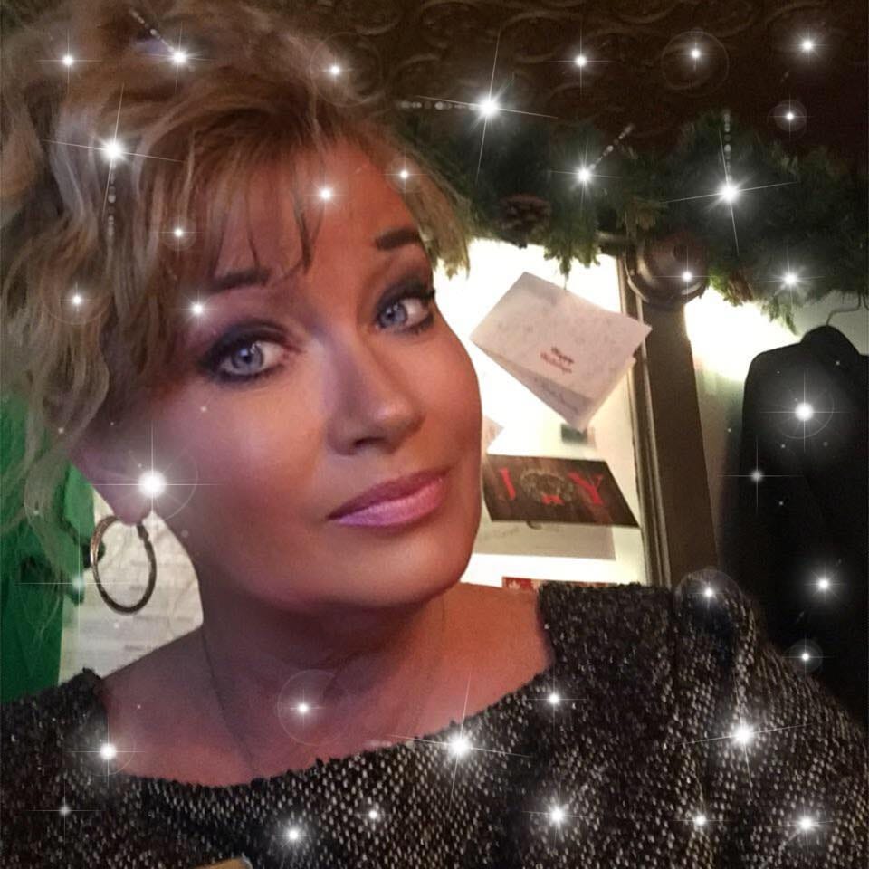 Lisa Lilly – Medium